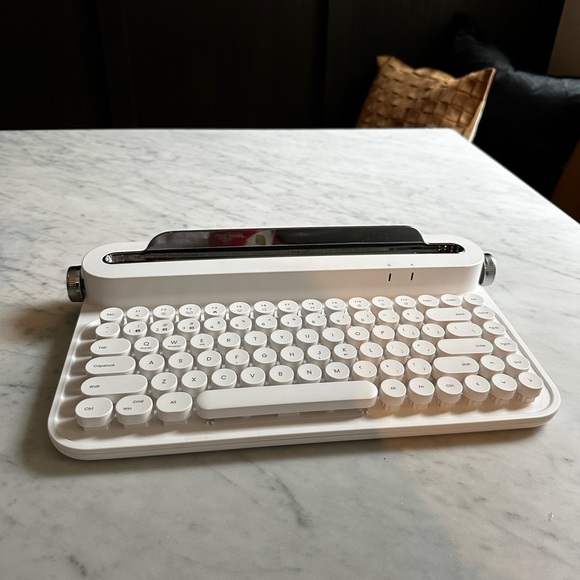 Office | Wireless Typewriter Keyboard Retro Bluetooth Aesthetic ...